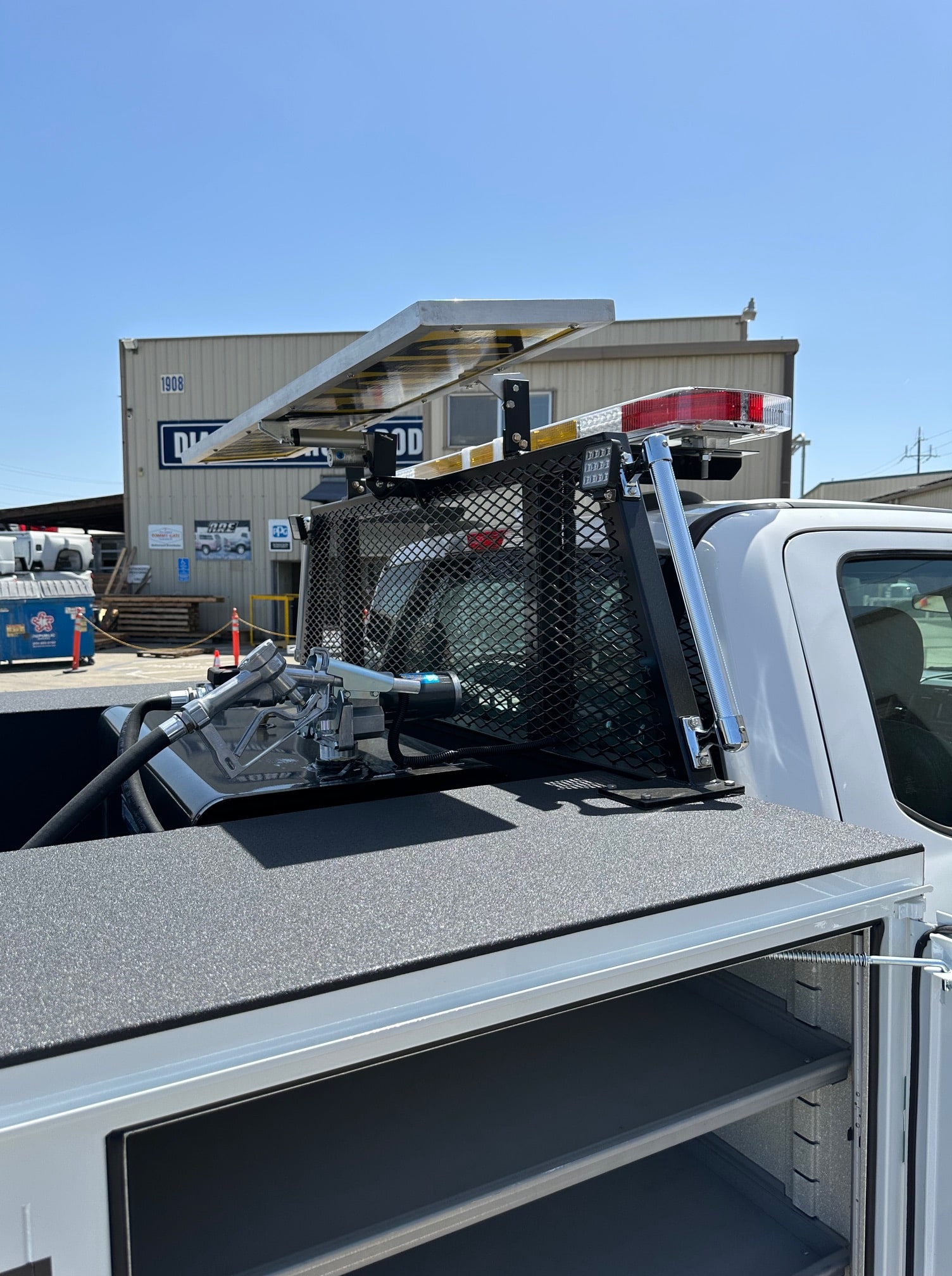 USFS R5 Dozer Tender Body - 321