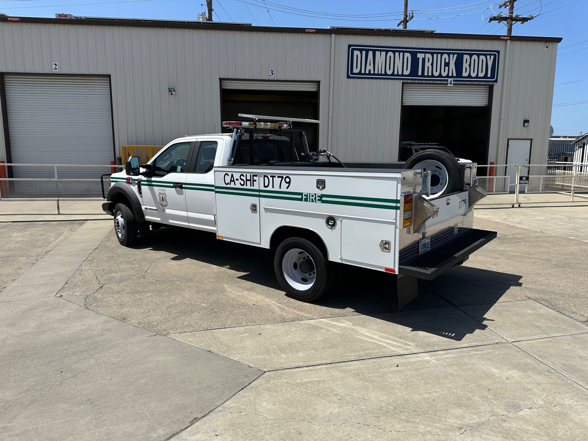 USFS R5 Dozer Tender Body - 321