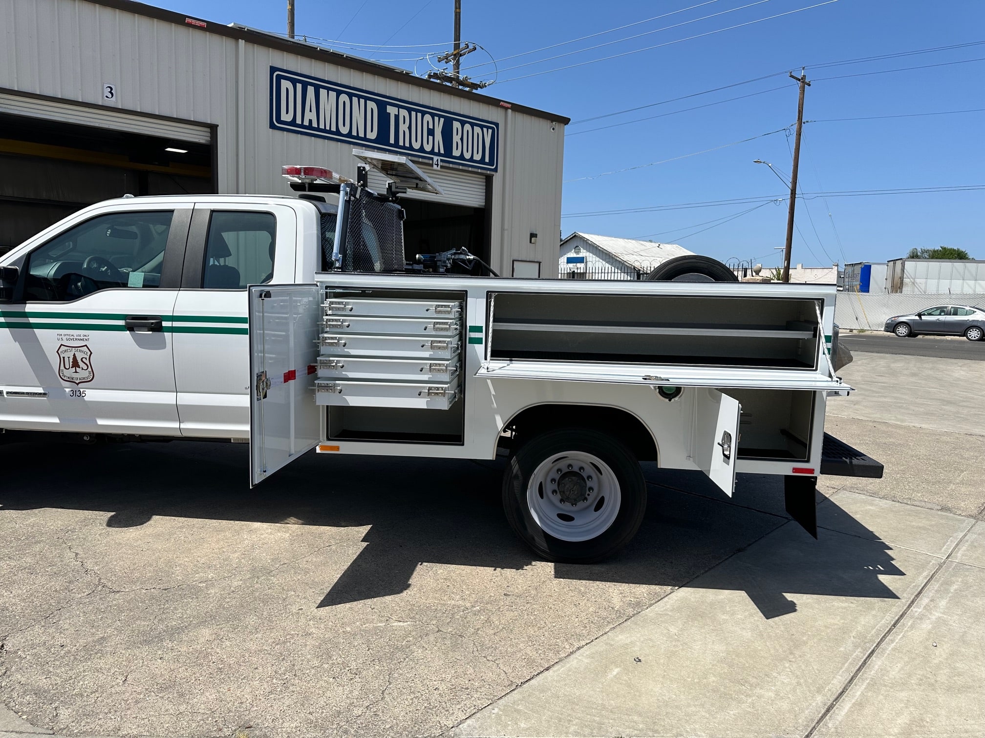 USFS R5 Dozer Tender Body - 321