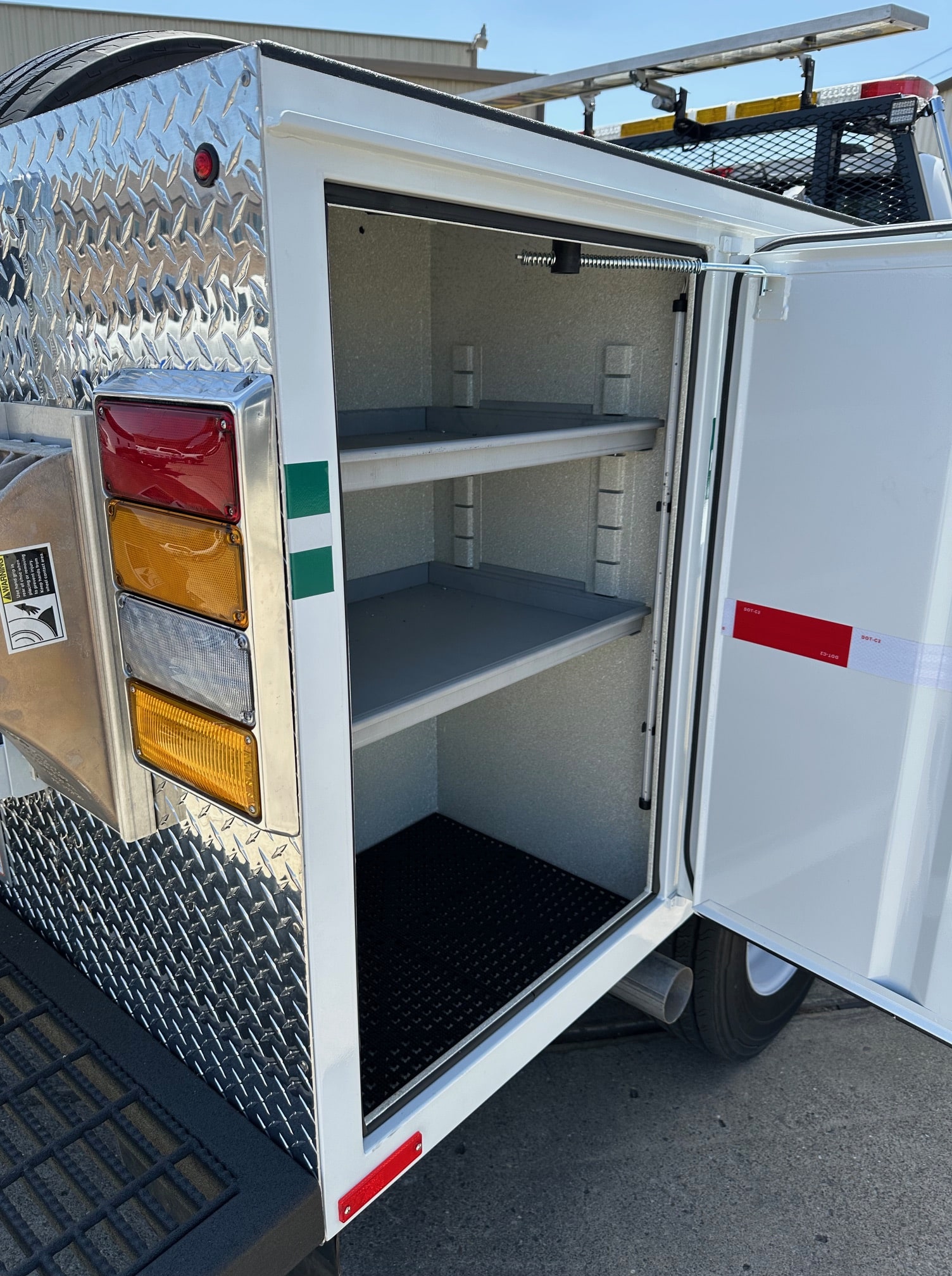 USFS R5 Dozer Tender Body - 321